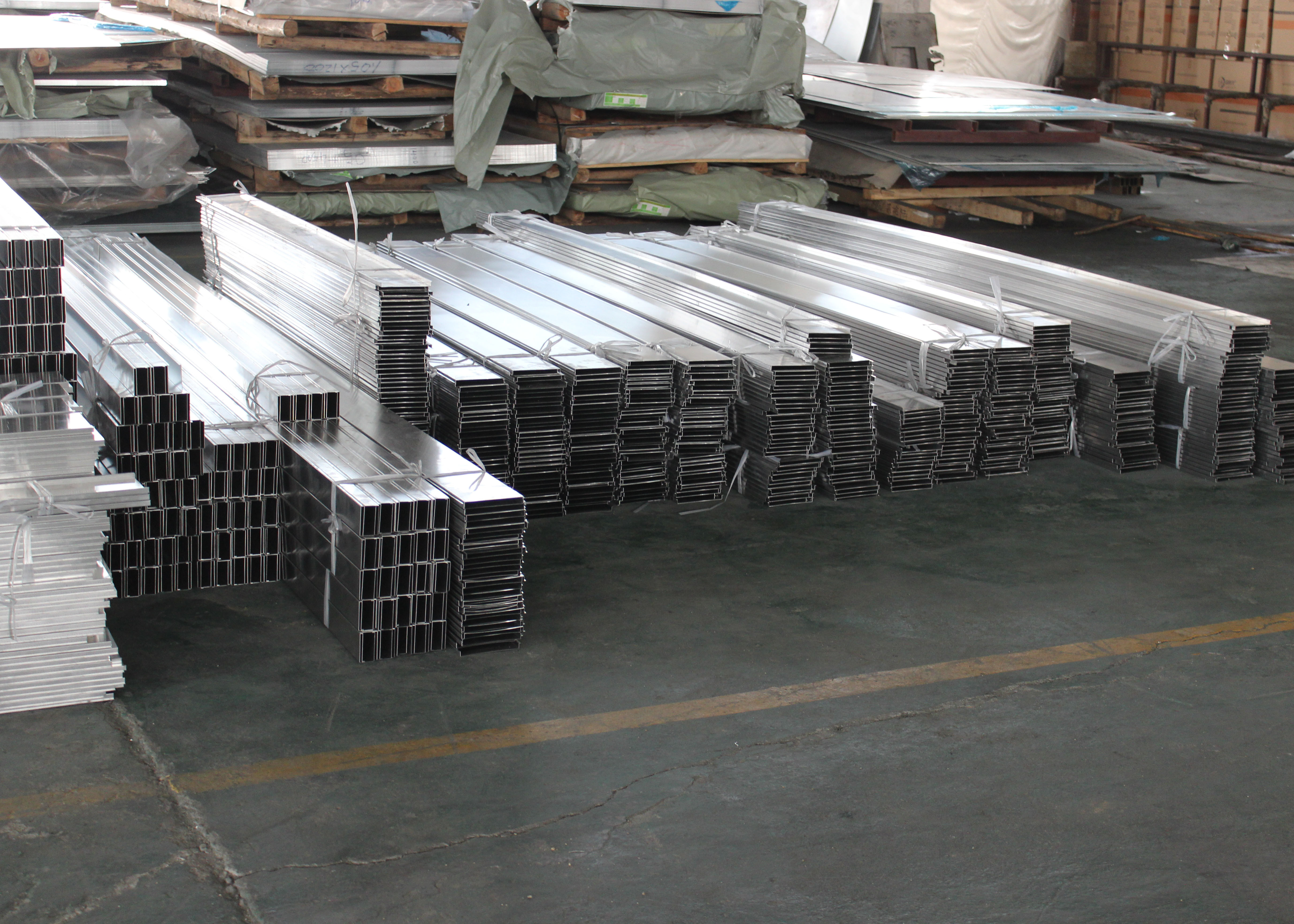 Decoration U-Aluminium Profile Screen Ceiling , Wood Like Aluminum ...